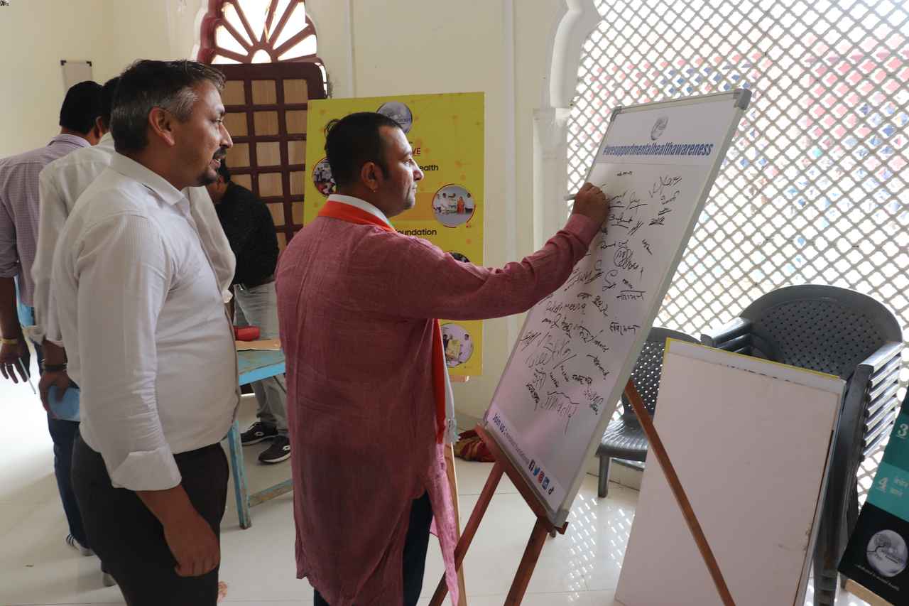 Signature Campaign for Mental Health Awareness at Kalakh Bandh ...